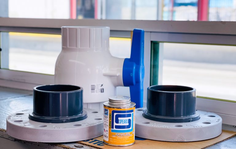 Instalando Bridas de PVC y CPVC en Válvulas y Conexiones sin Tubería ...
